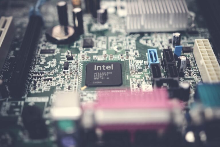 Intel Adalah: Pengertian, Keuntungan dan Tips Memilih Intel